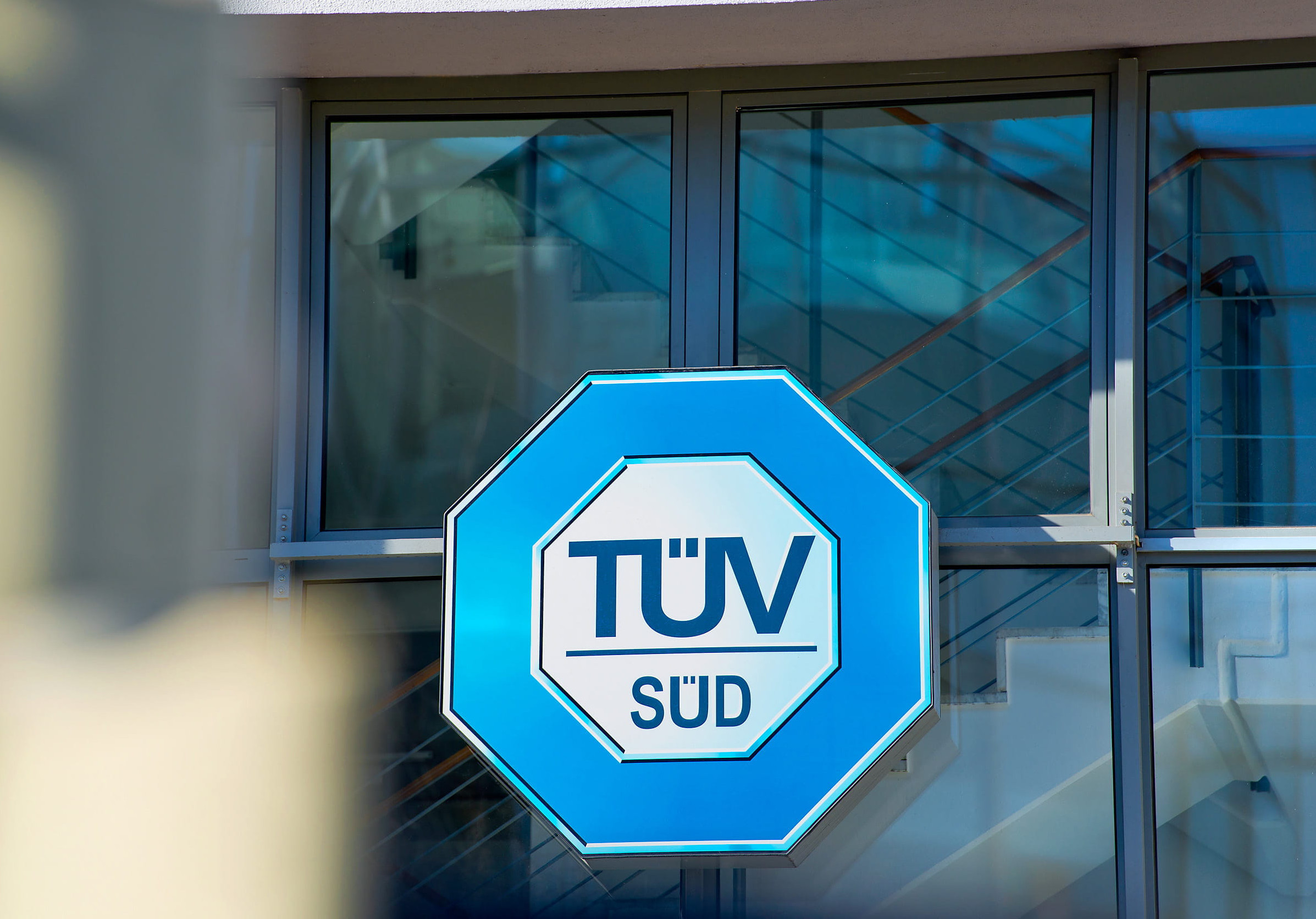 UKAB-Zulassung für TÜV SÜD